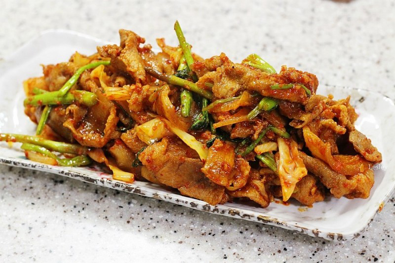 Order Joumak Joumak 韩国料理 (11 Charles St W, Toronto, ON M4Y 1R4 ...